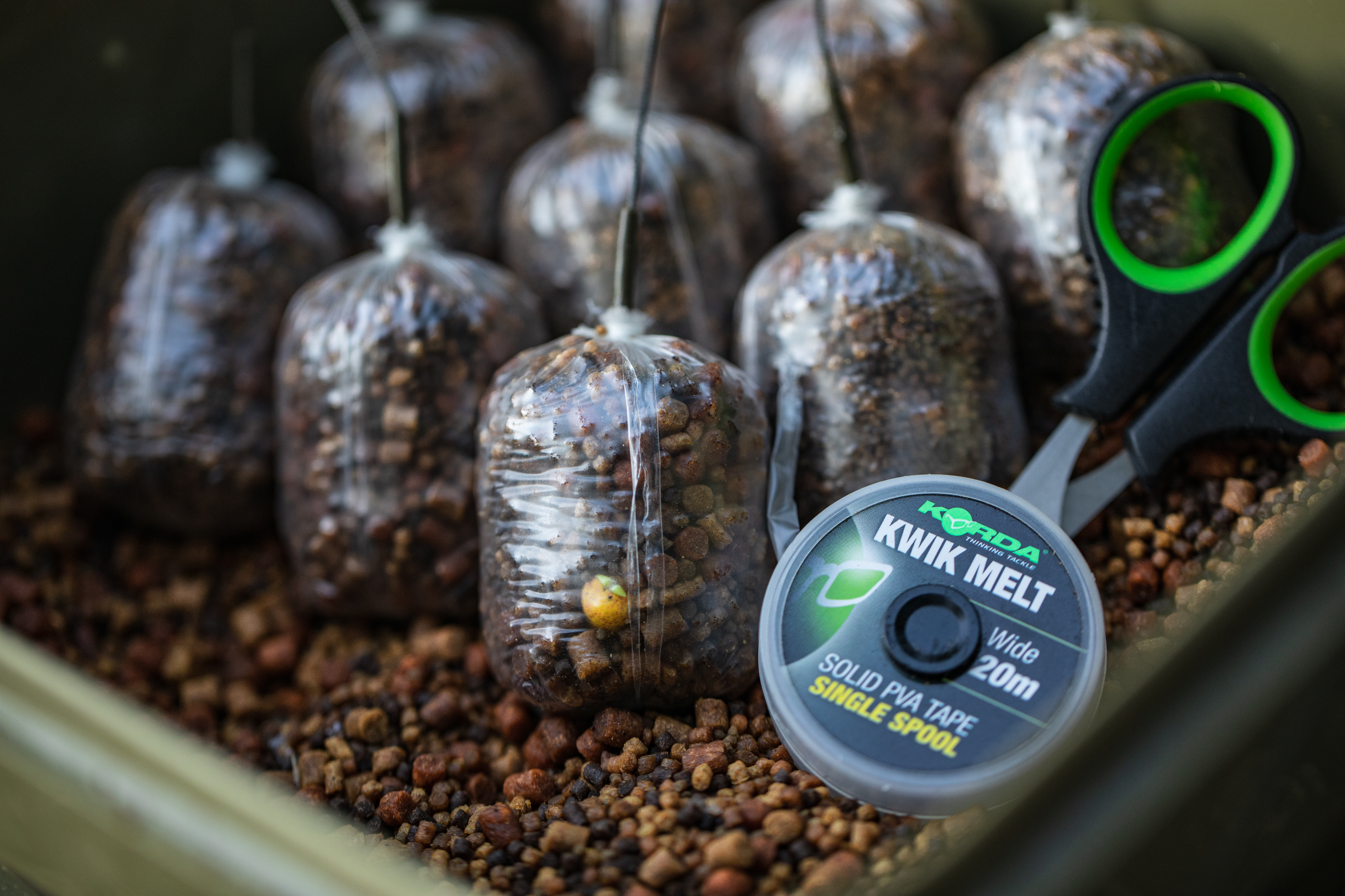 A guide to solid PVA bag fishing and PVA bag rigs | Korda